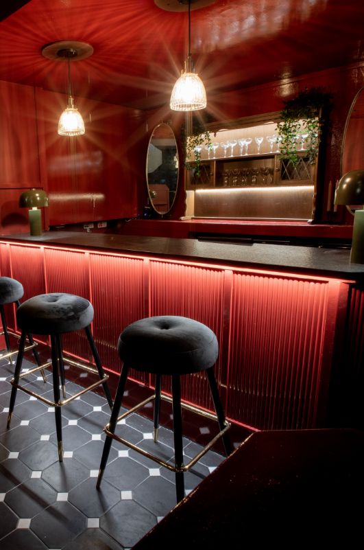 Restaurant & Bar | Thomas